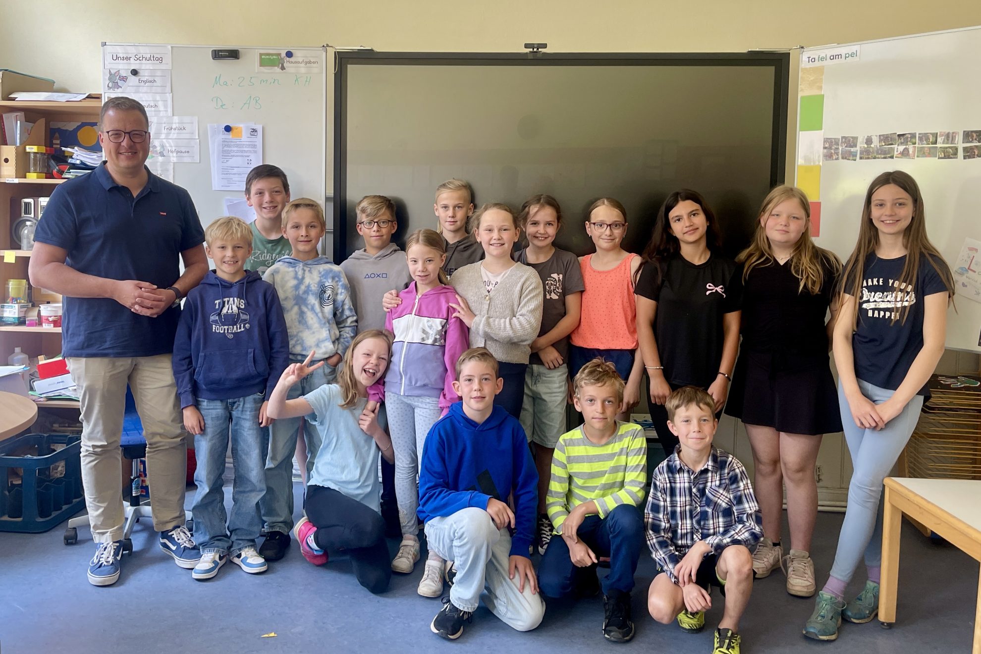 Jan Schröder zu Besuch an der Grundschule Halchter › Jan Schröder